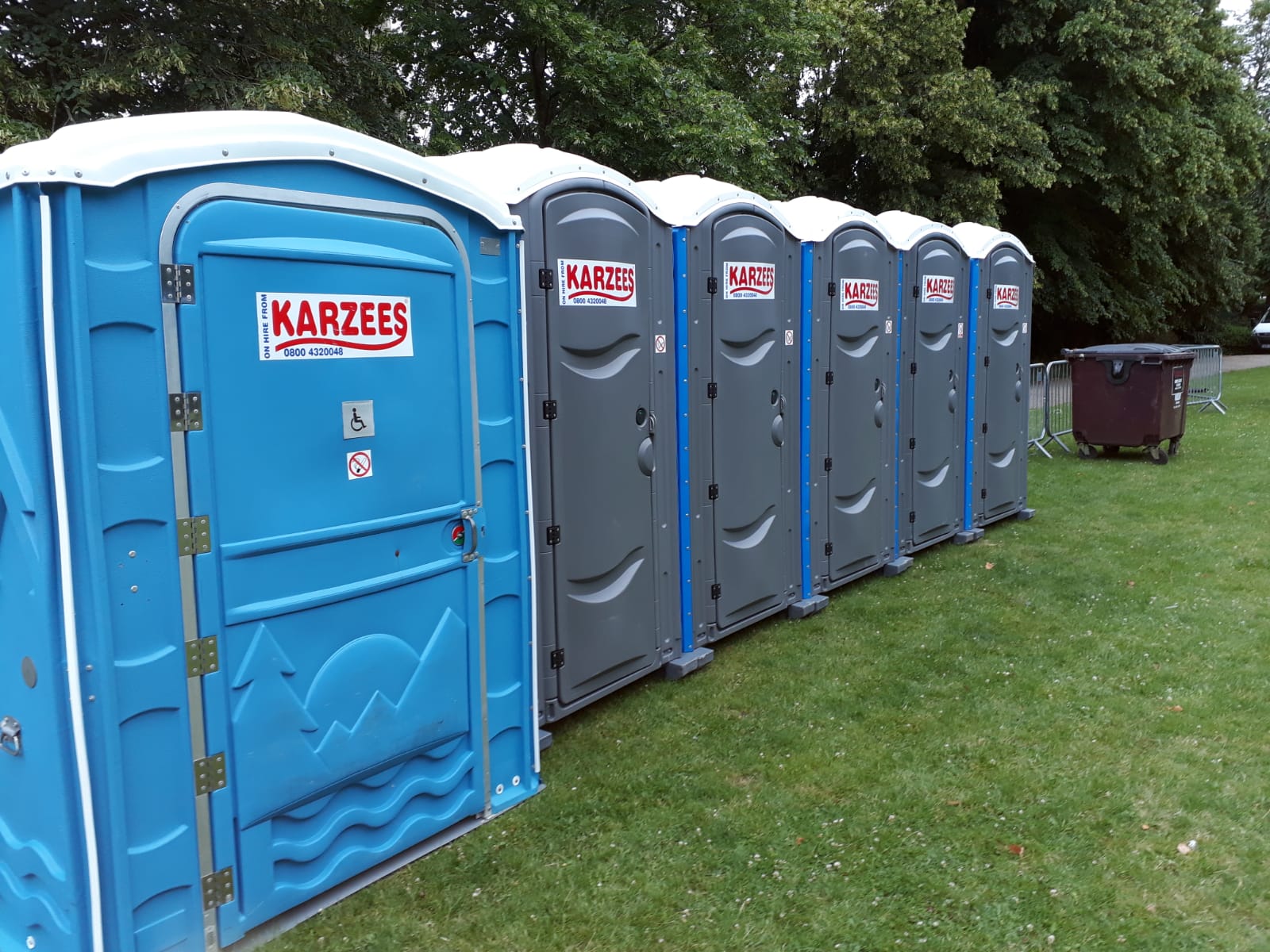 Why It’s Important to Hire Portable Toilets for Your Events | Karzees